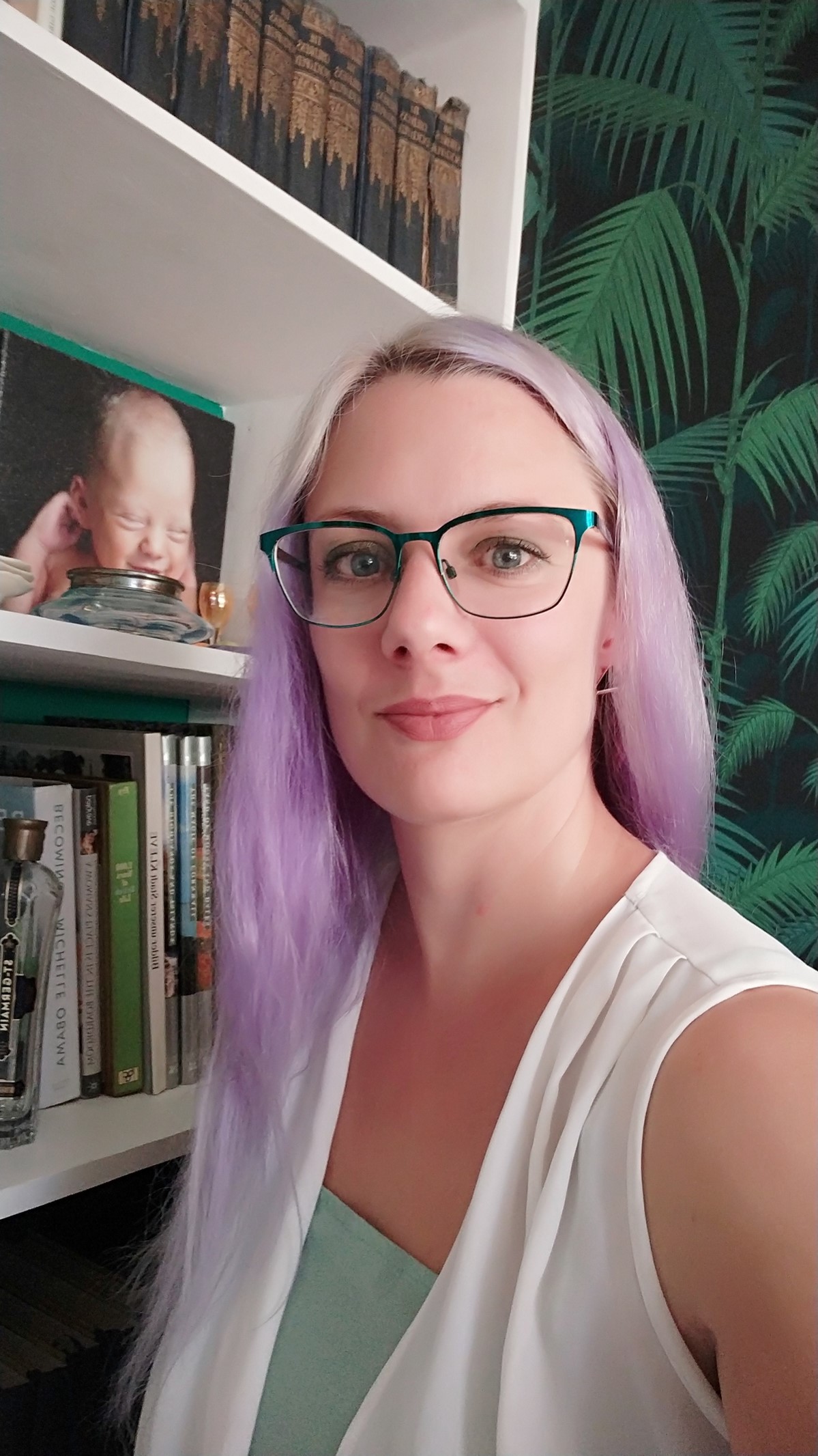 Louise Hewitt | Cast of Wonders